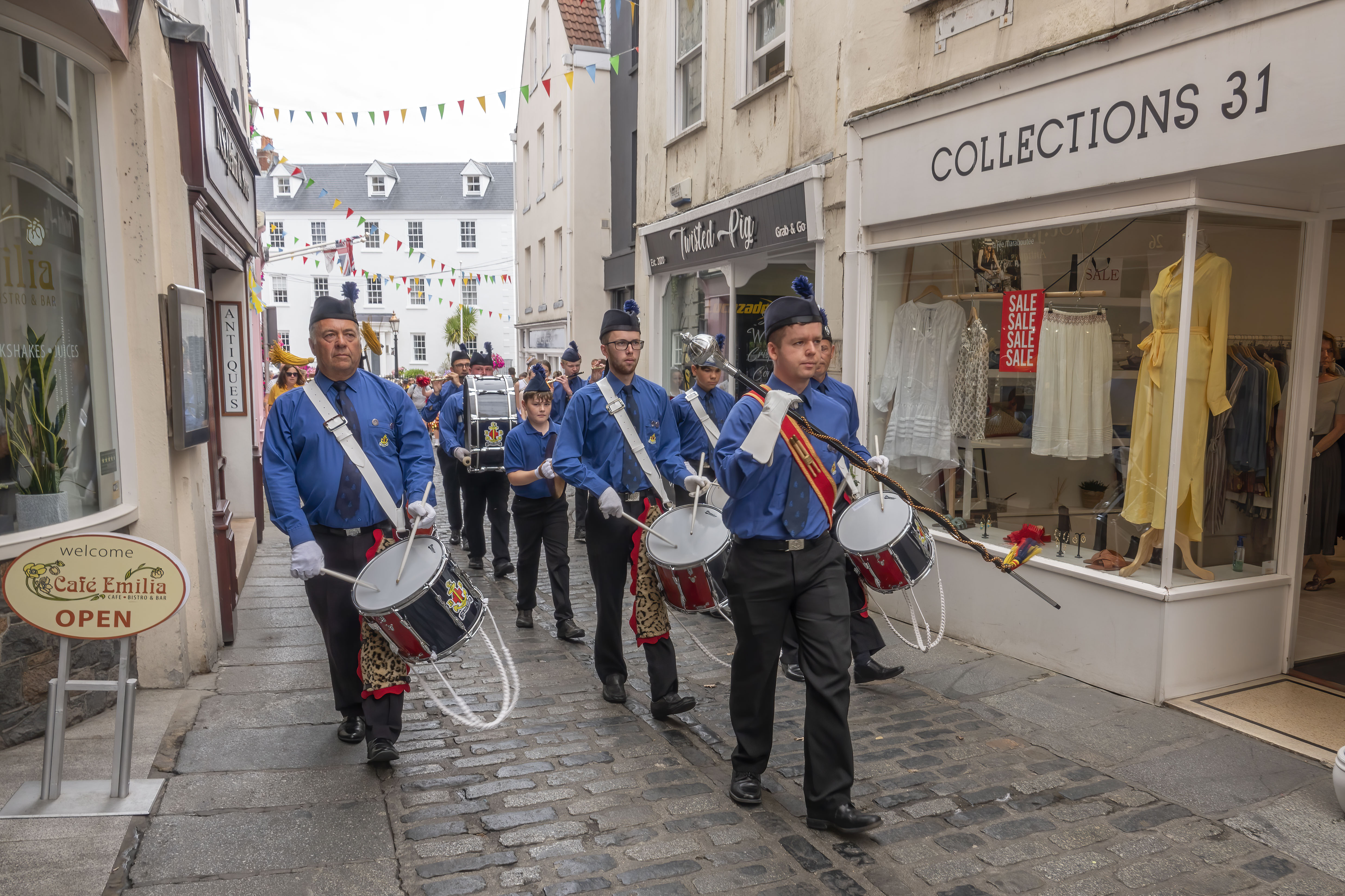 Gallery of artists and activities from past years from the Guernsey ...