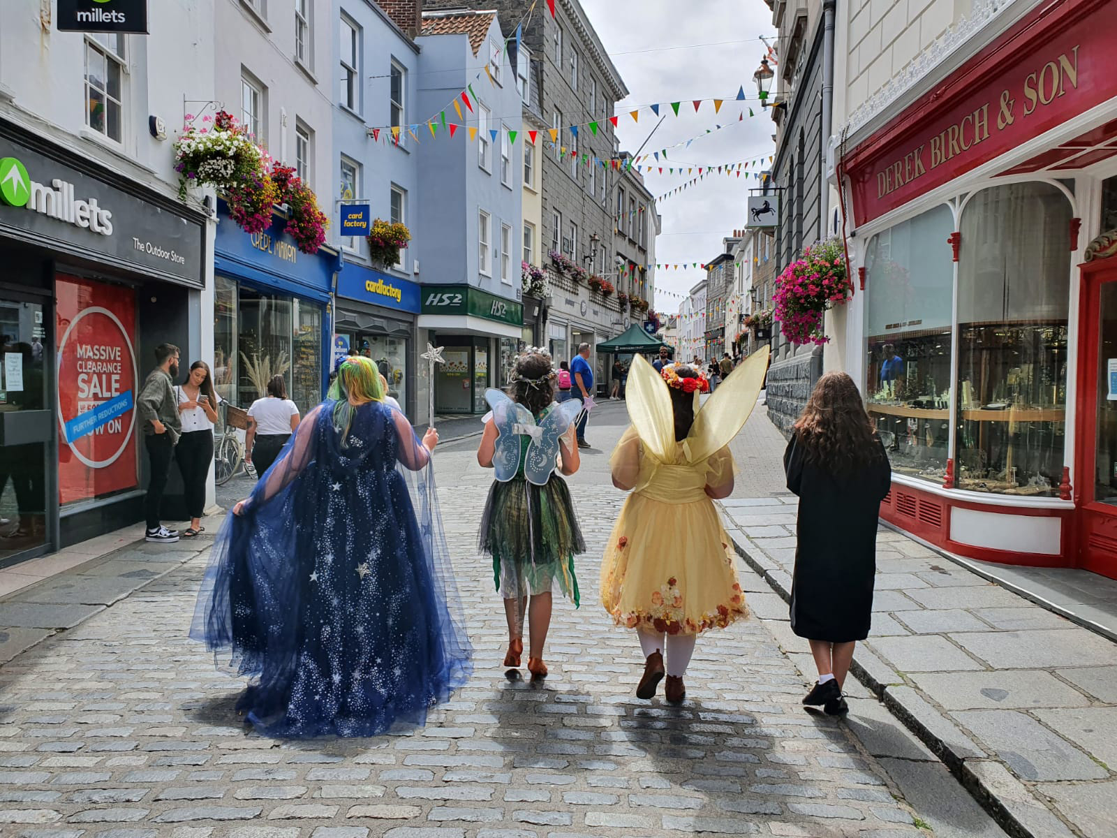 Gallery of artists and activities from past years from the Guernsey ...